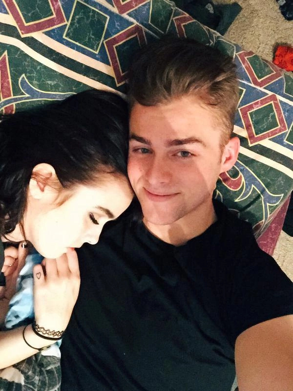 Acacia Brinley image