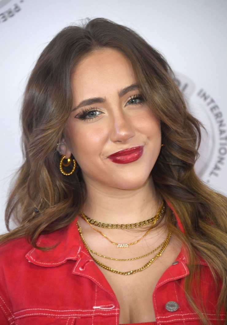 Picture of Ava Kolker