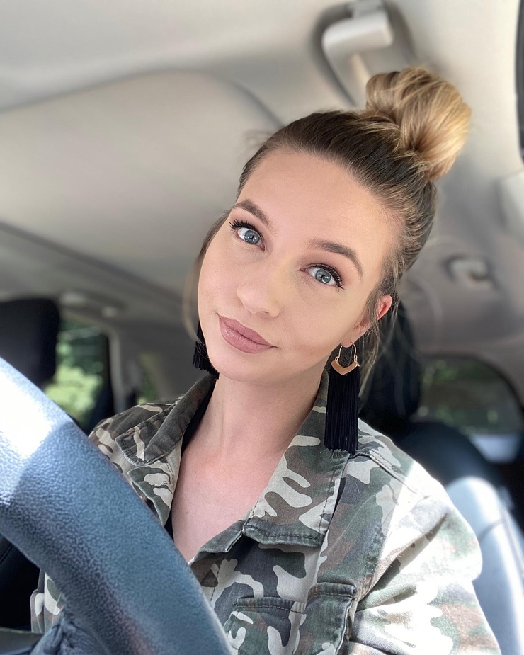 Deena Kacie picture