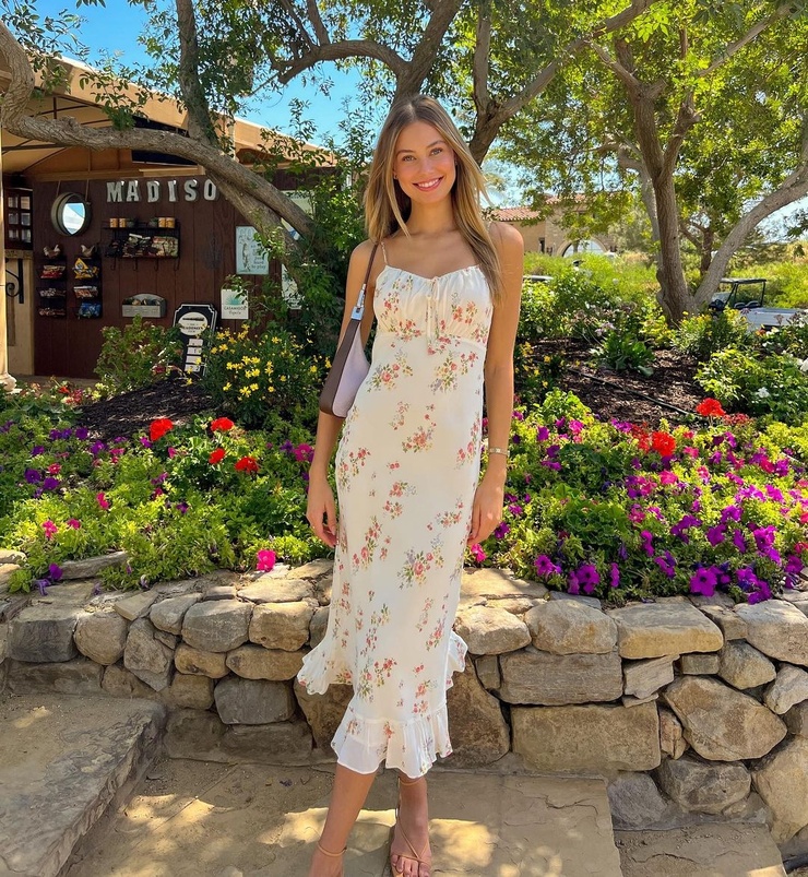 Picture of Elizabeth Jamrozy