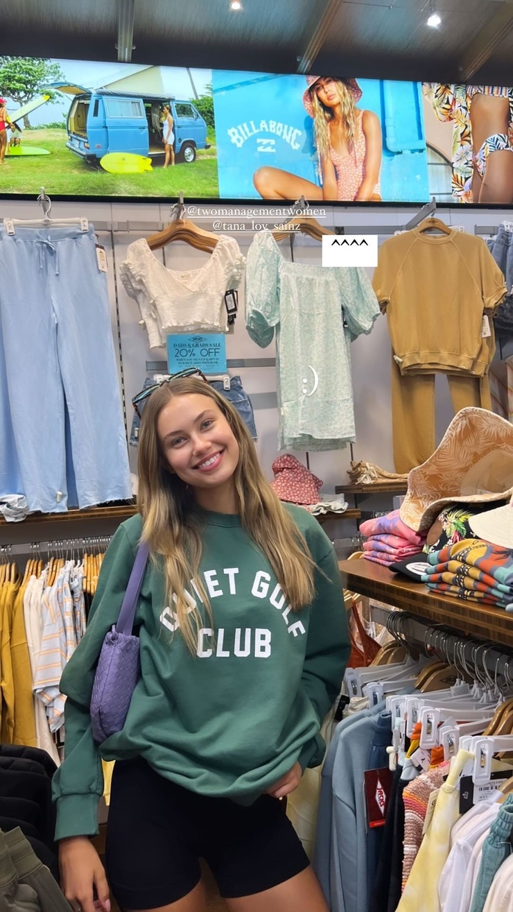 Picture of Elizabeth Jamrozy