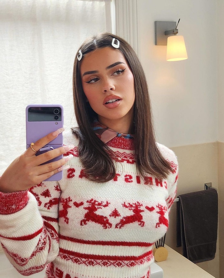 Image of Leah Halton