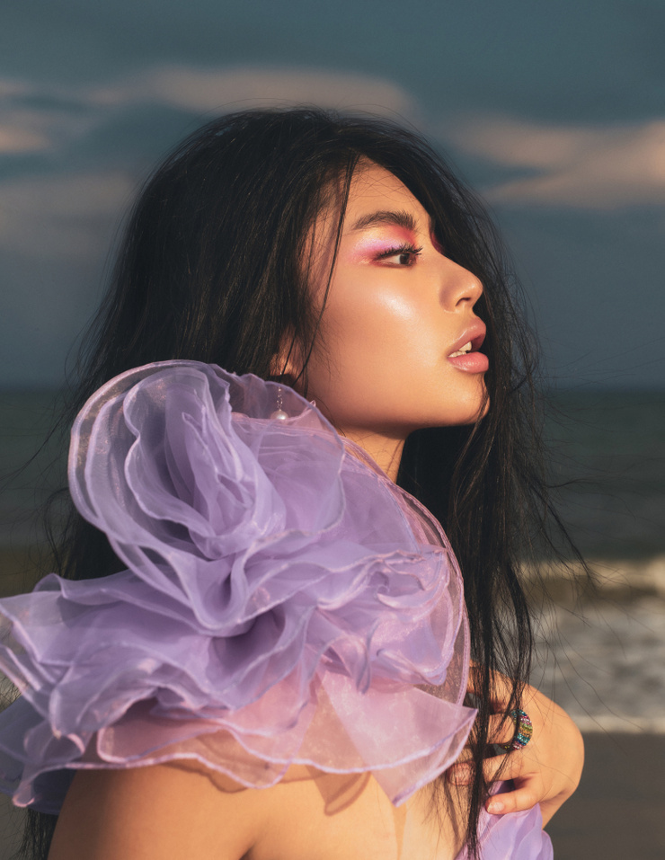 Picture Of Gloria Tang Model