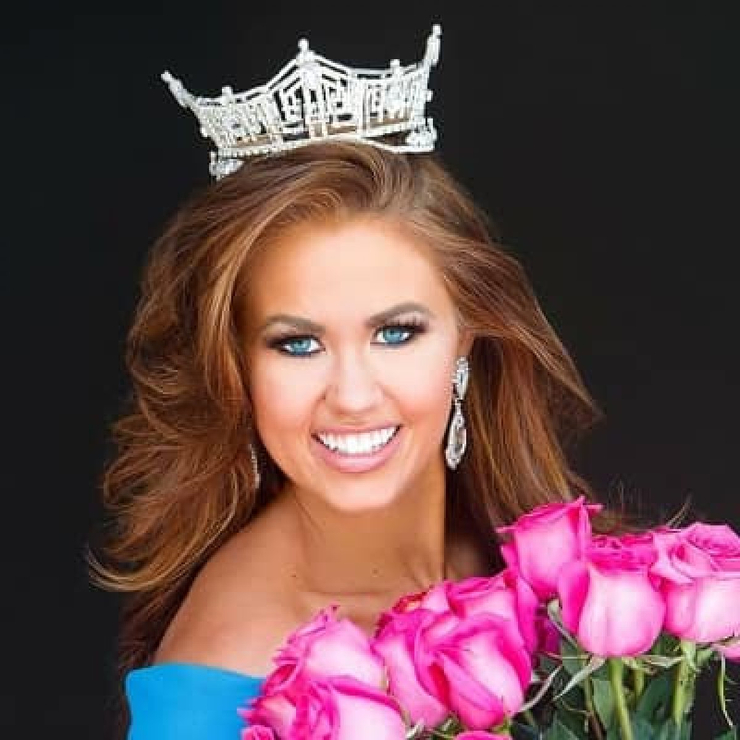 Picture of Cara Mund