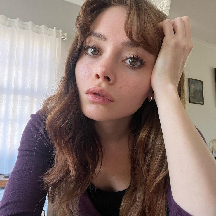 Picture of Alina Lee