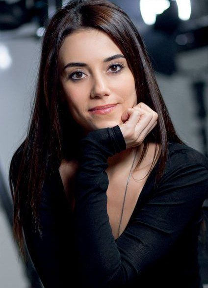 Picture of Cansu Dere