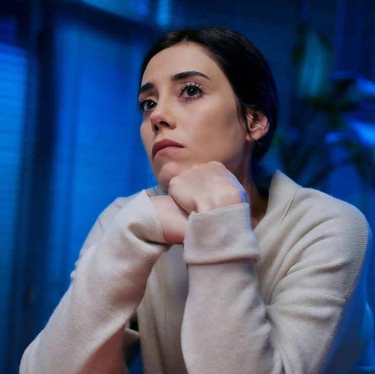 Picture of Cansu Dere