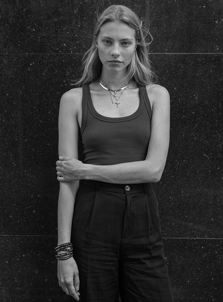 Annie Arnander image