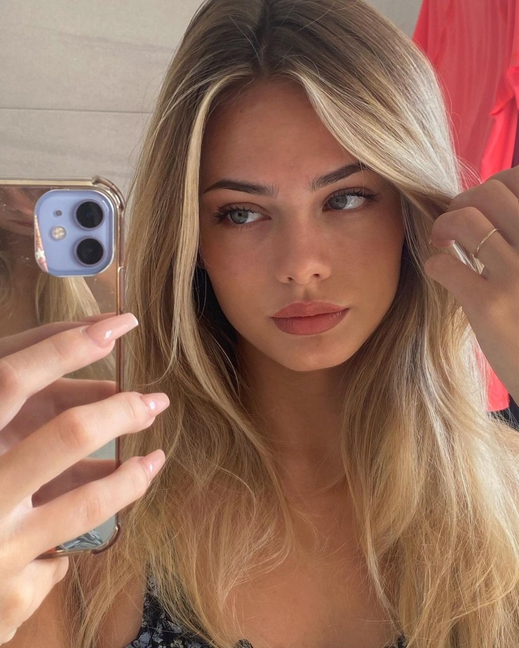 Picture of Sara Crumble