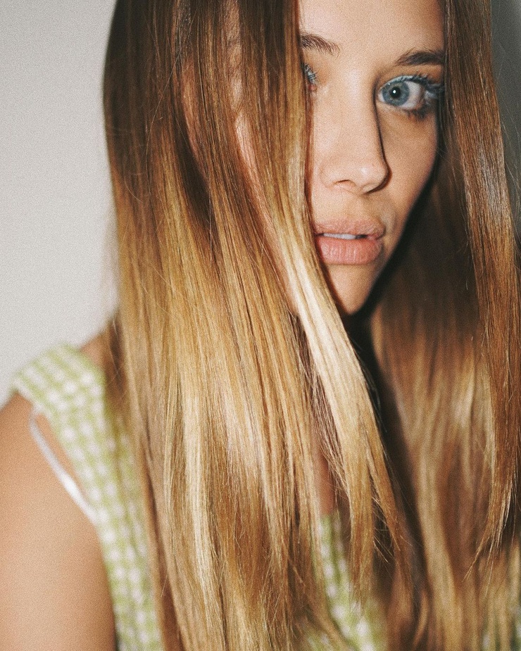 Agathe Teyssier (model) image