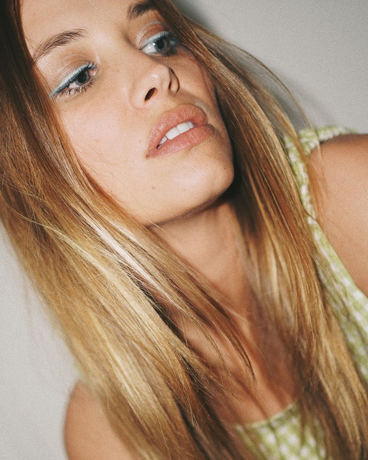 Image of Agathe Teyssier (model)