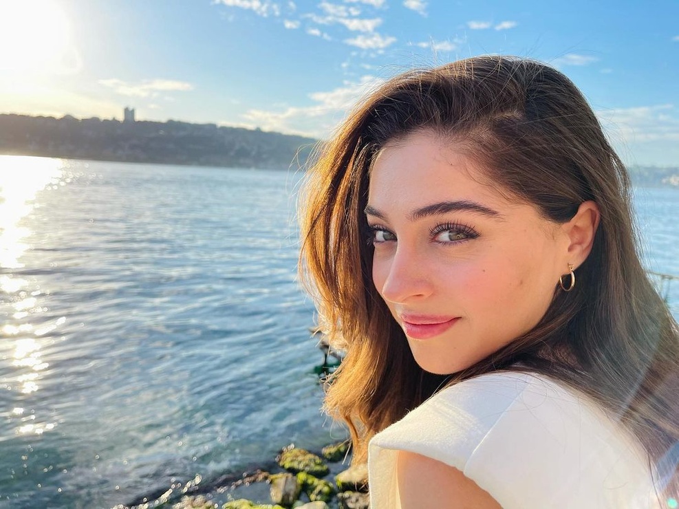 Picture of Cemre Baysel