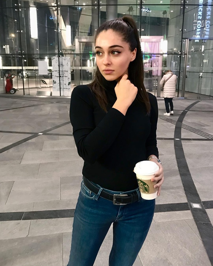 Picture of Cemre Baysel