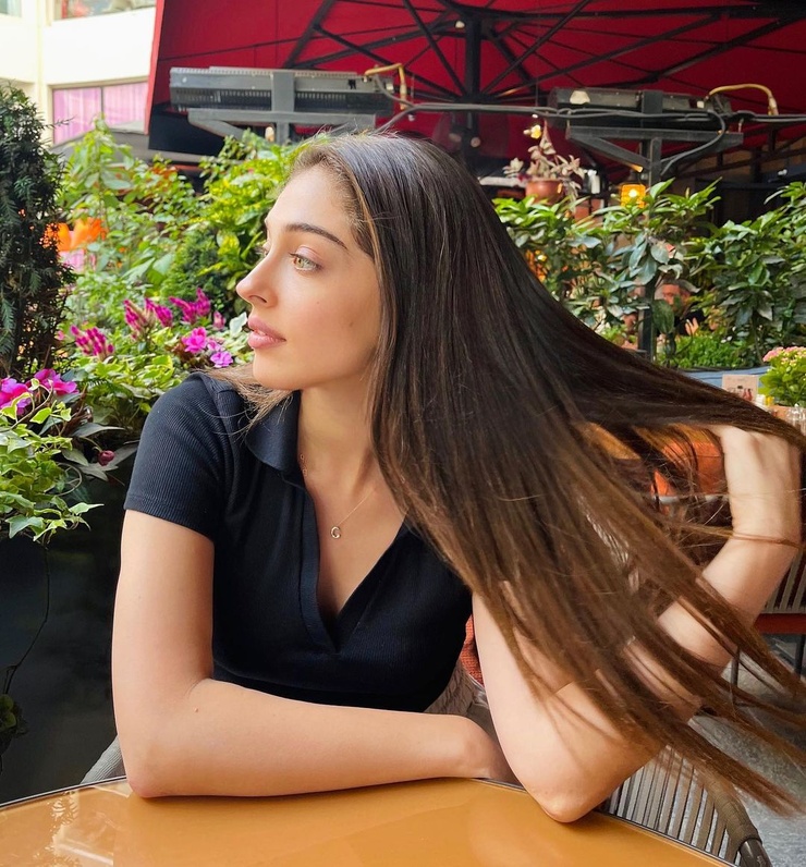 Picture of Cemre Baysel