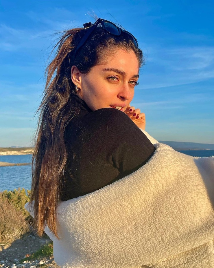 Picture of Cemre Baysel