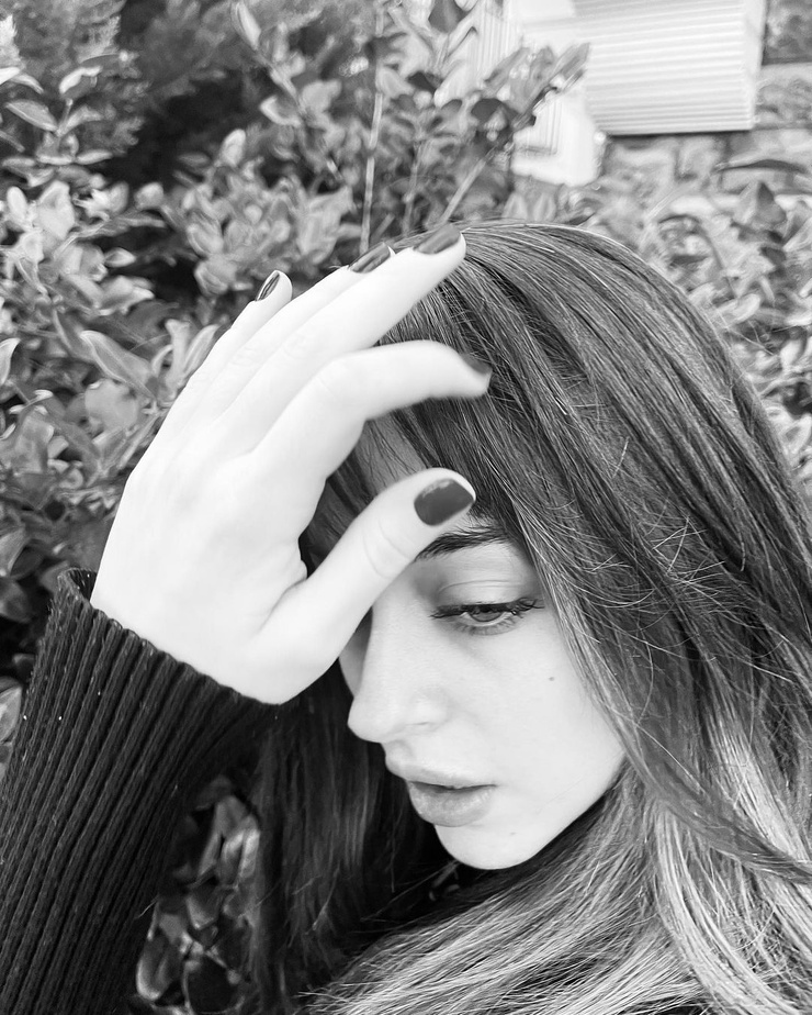 Cemre Baysel picture