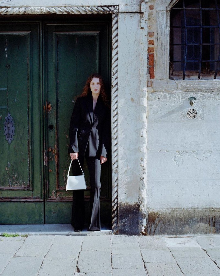 Image of Emily Bennett (model)