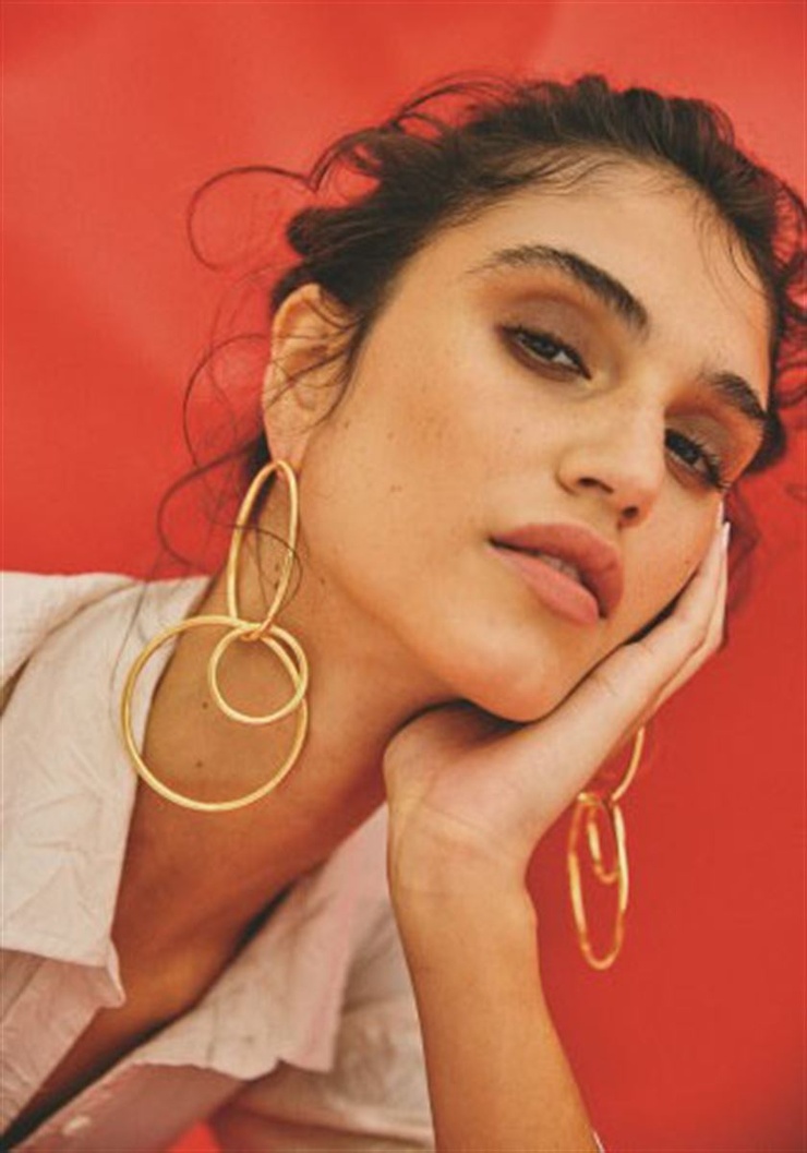 Claudia Martin model image