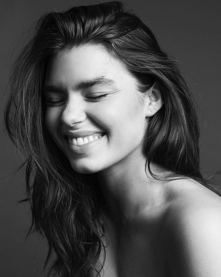 Picture of Lauren Searle