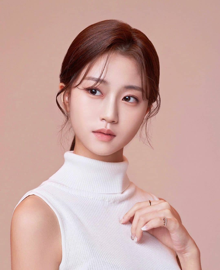 Picture of Yoon Young-Chae