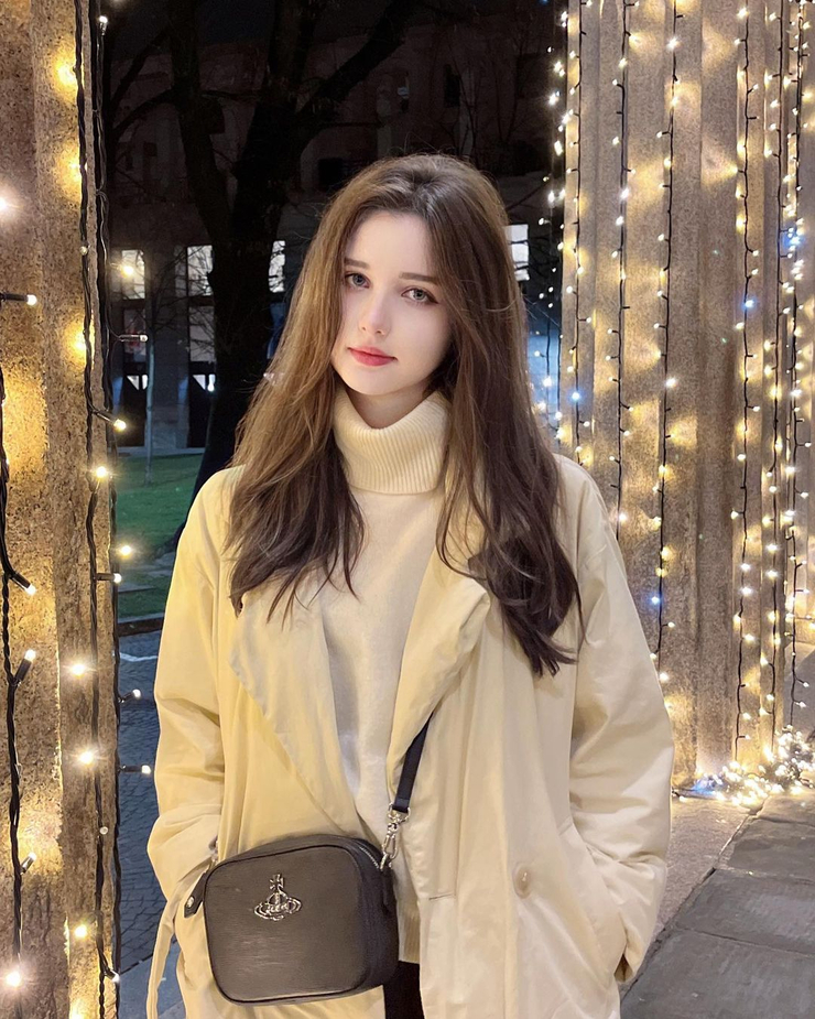 Picture of Corina Doll