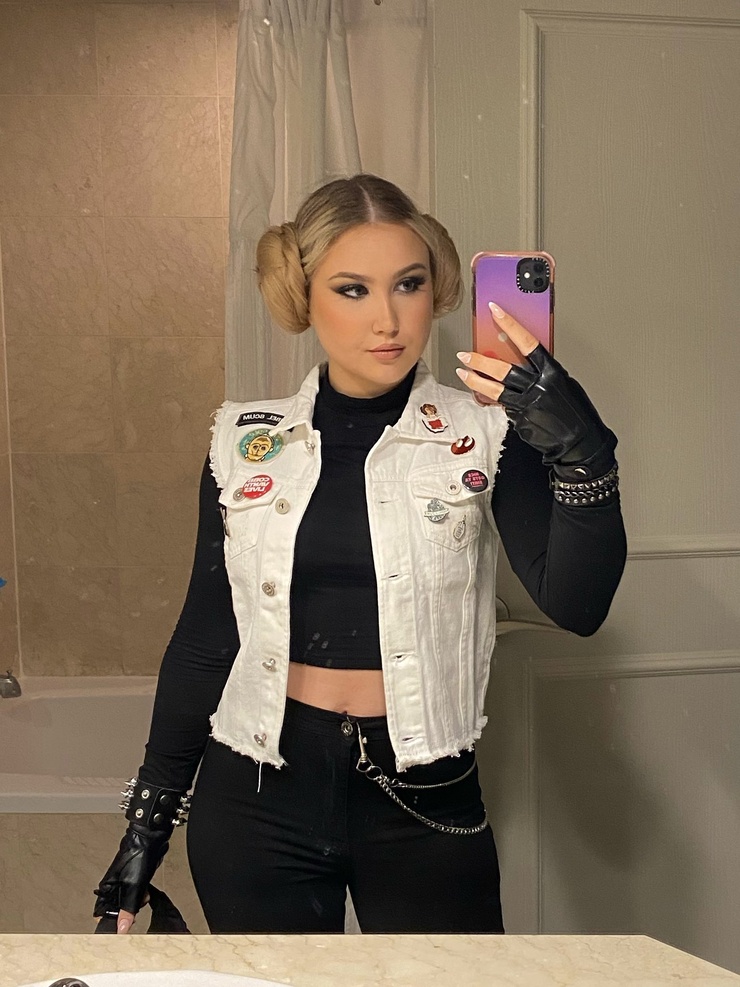 Image of Elena Strikes