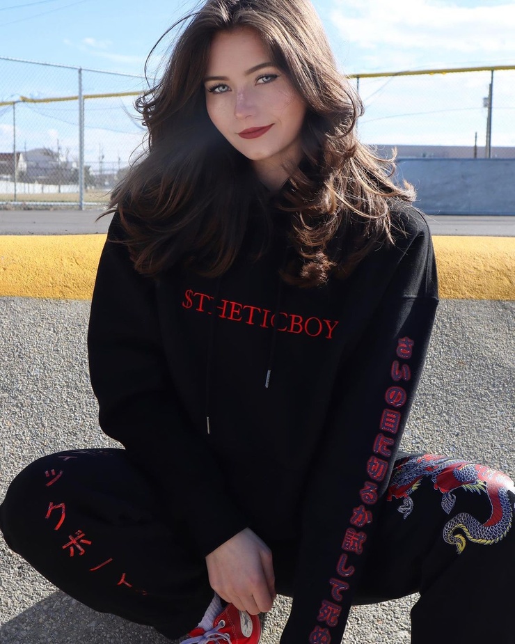 Image of Samantha L. Garry