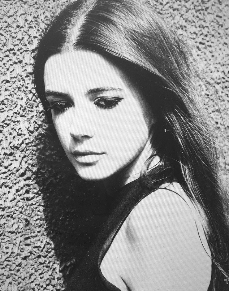 Carole Laure picture