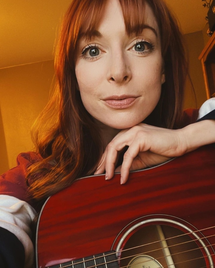 Picture of Lisa Foiles