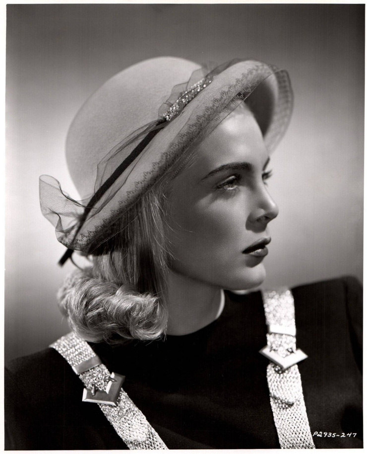 Lizabeth Scott
