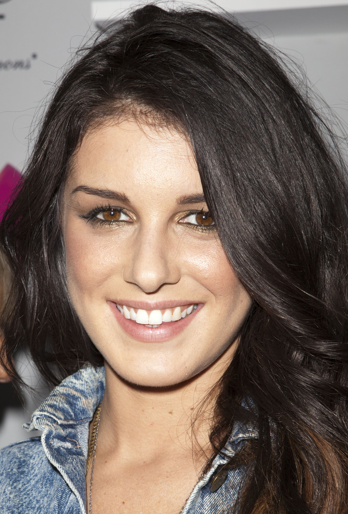 Image of Shenae Grimes