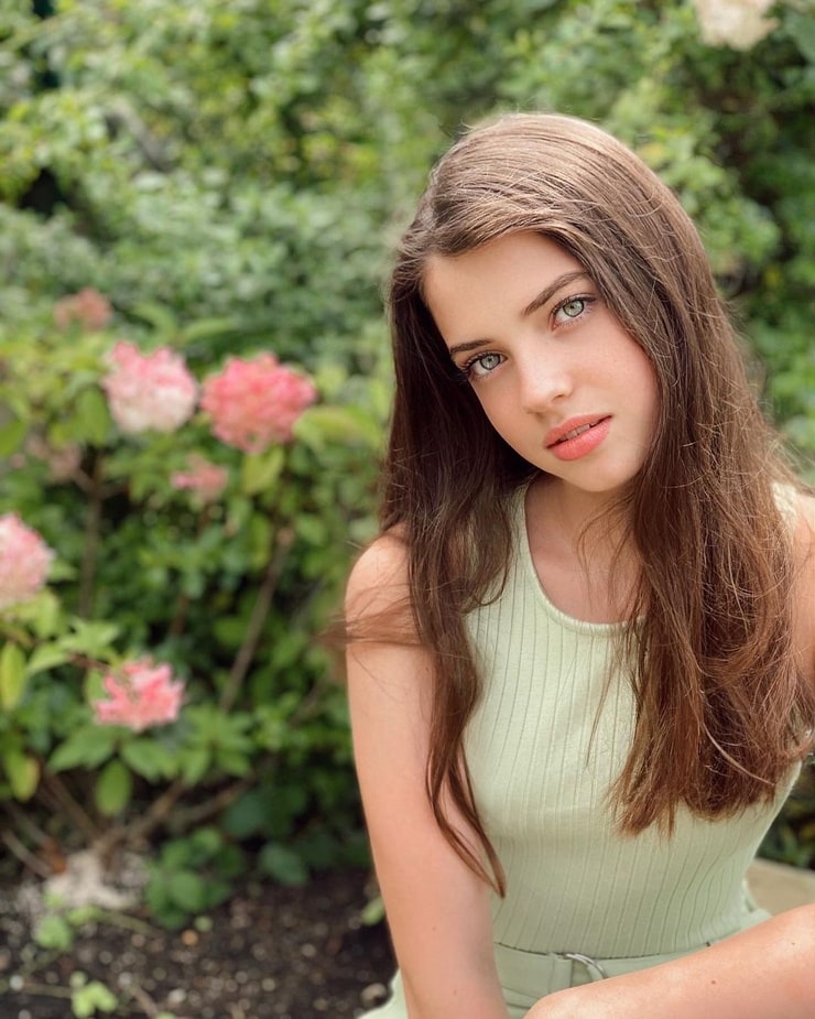 Listal - List the stuff you love! Movies, TV, music, games and books