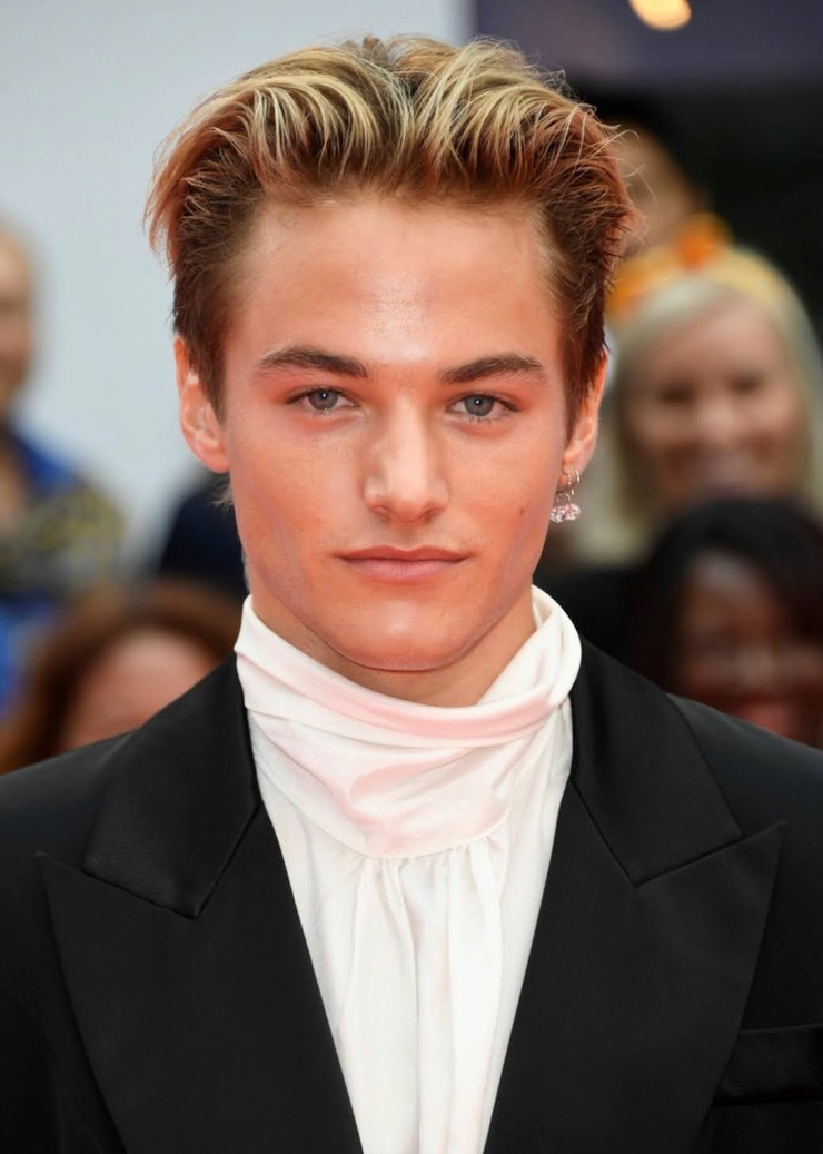 Picture of Mitchell Hoog