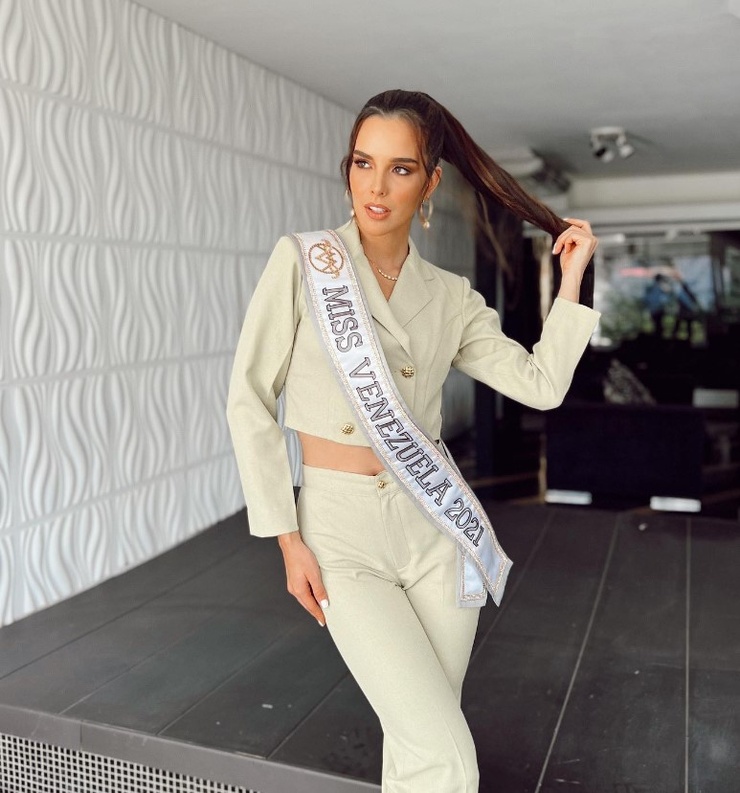 Picture of Amanda Dudamel