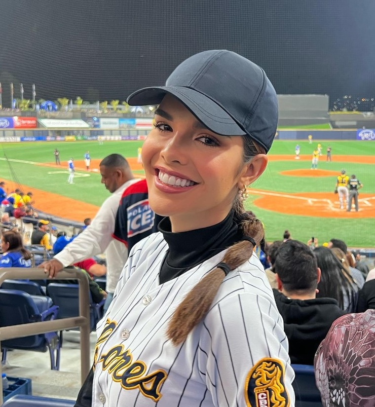 Picture of Amanda Dudamel