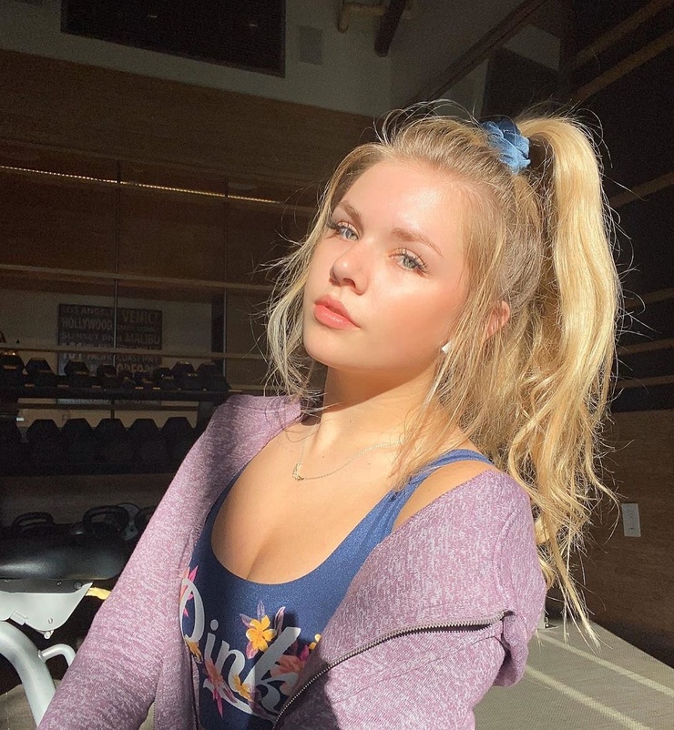 Picture Of Sarah Graysun