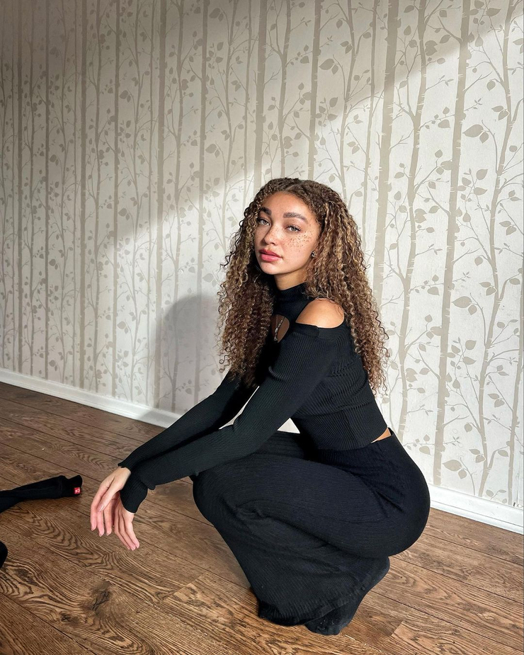 Picture of Maya Willis