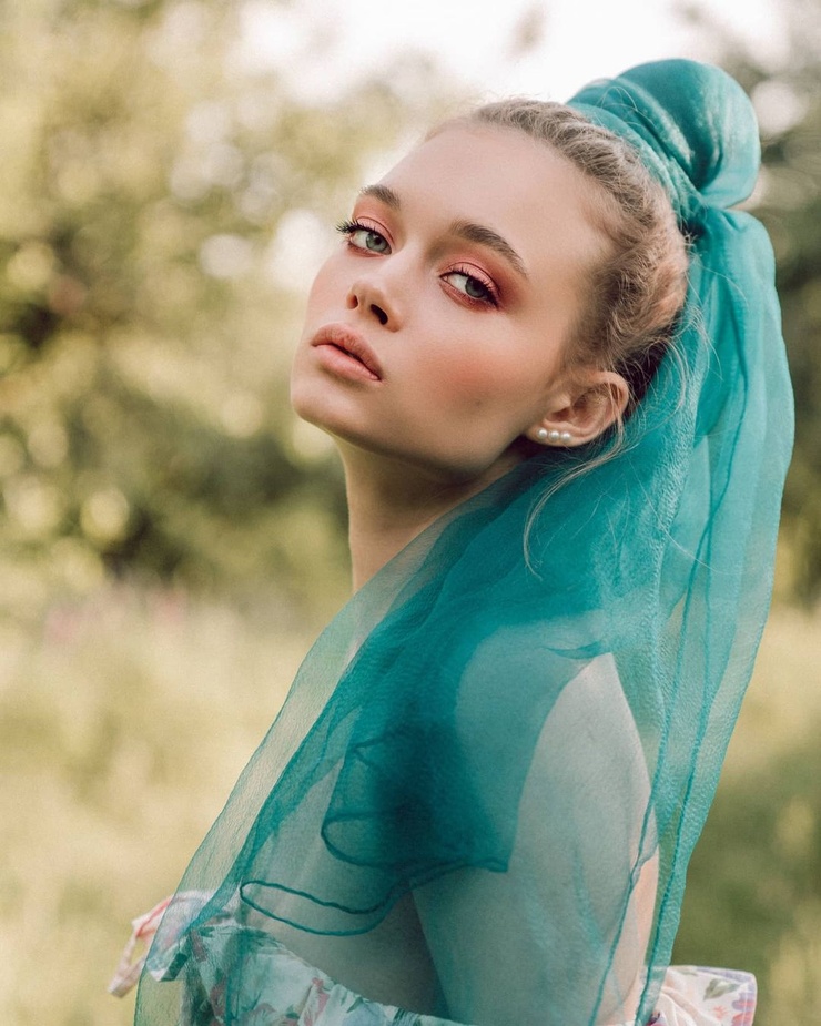 Picture of Veronica Oleynik