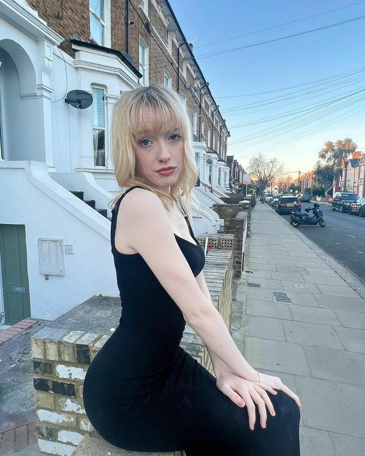 Picture of Amybeth McNulty