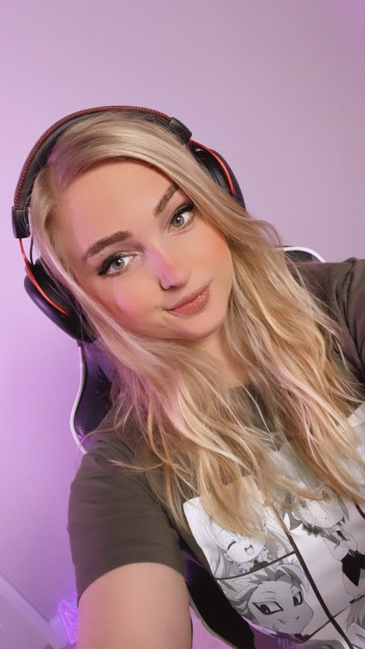 Picture of Michaela Lee