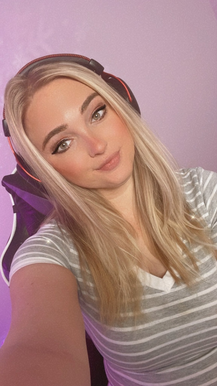 Picture of Michaela Lee