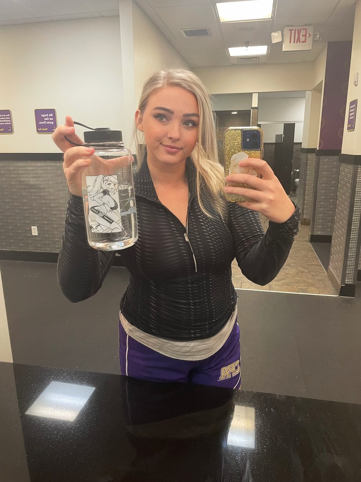 Picture of Michaela Lee