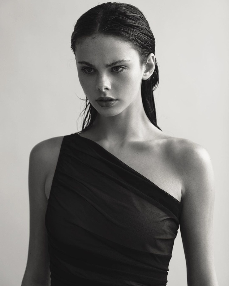 Meika Woollard image