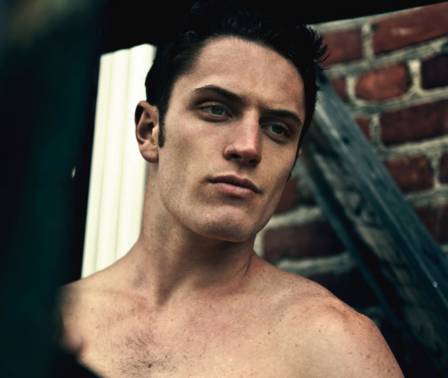 Picture of Colin Woodell