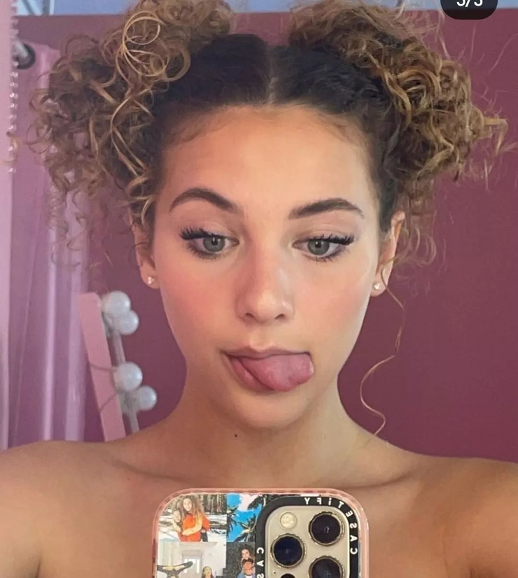 Picture of Sofie Dossi