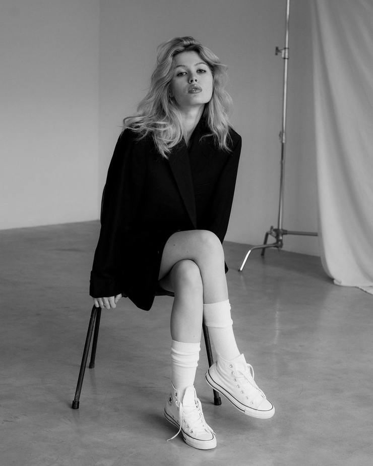 Picture of Luna (model)