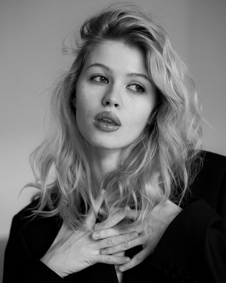 Picture of Luna (model)