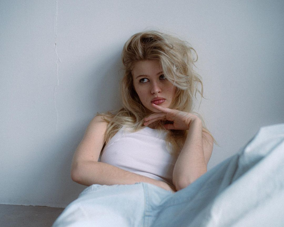 Picture of Luna (model)