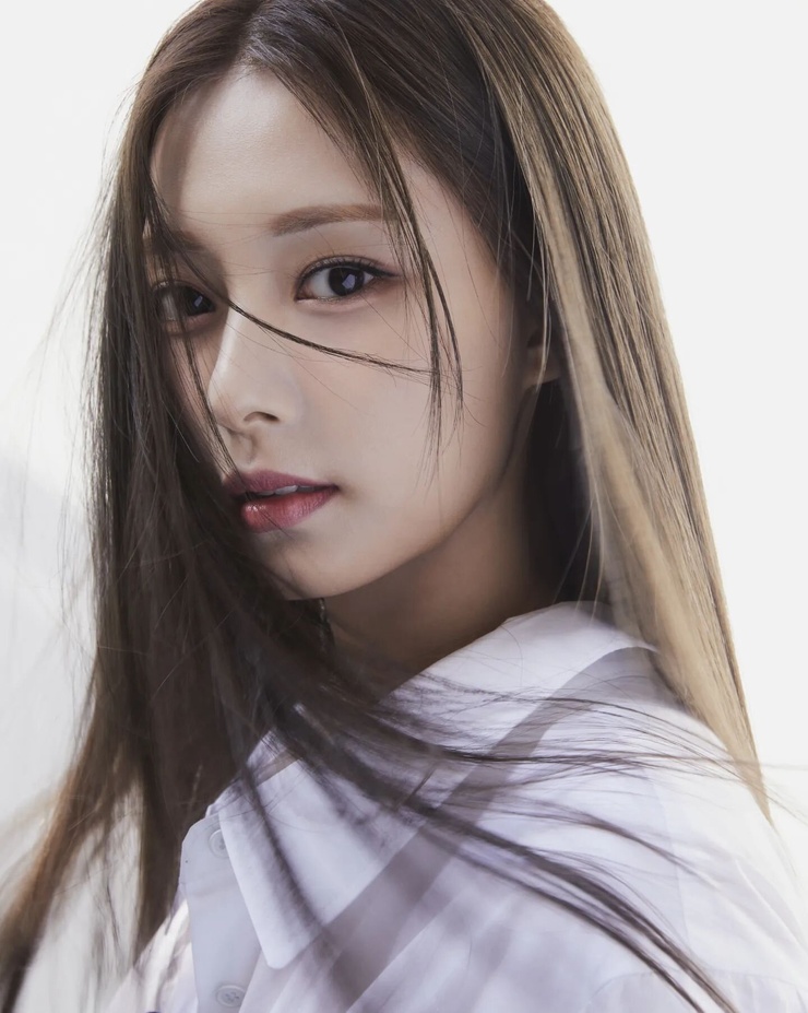 Picture of Chou Tzu-yu (Tzuyu)