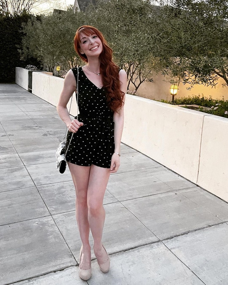 Lisa Foiles picture
